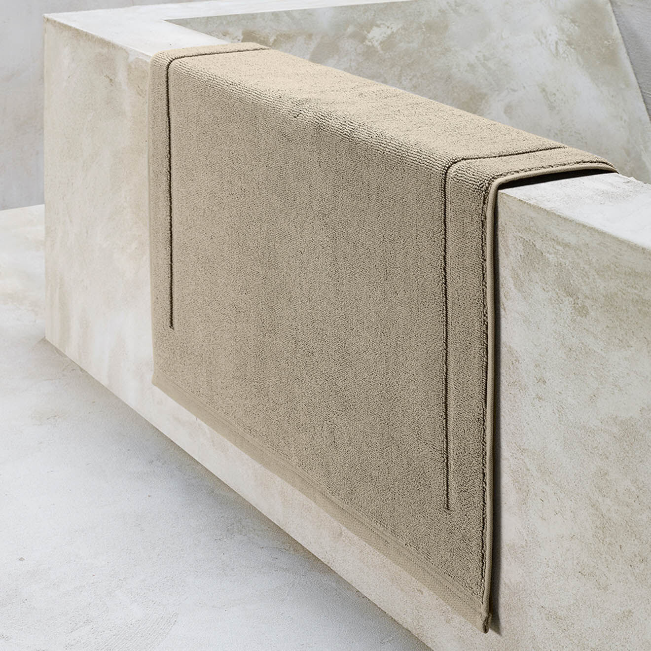Tapis de bain XL épais sable - 70x120 cm - Vente Privée Maison de ...
