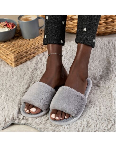 Chaussons d'Extérieur en fausse fourrure Eleanor gris - Vente Privée ...