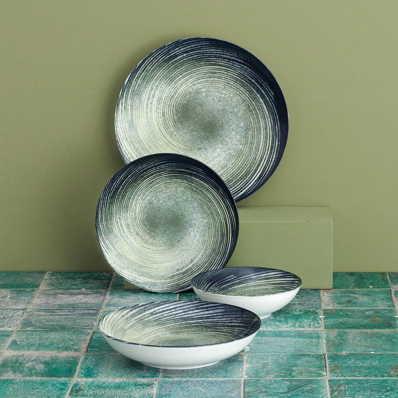 Service de table en Porcelaine crème/vert/noir - 24 pièces - Vente ...