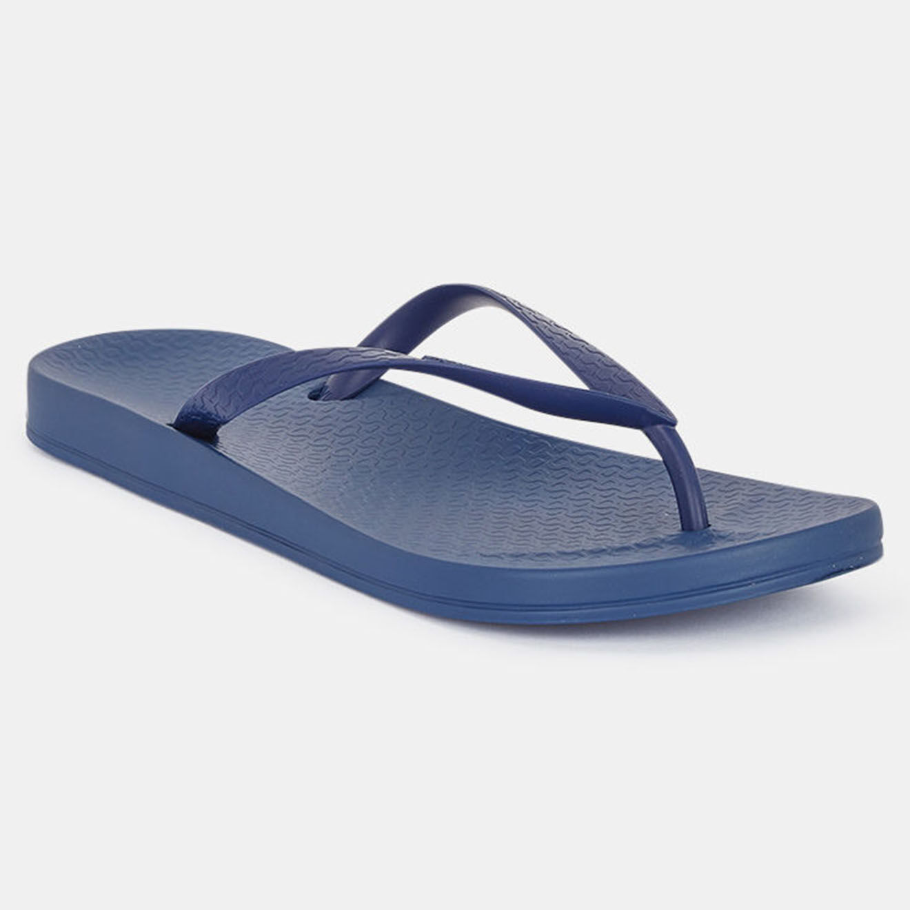 Tongs Colors en matière recyclée marine - Vente privée Ipanema - BazarChic