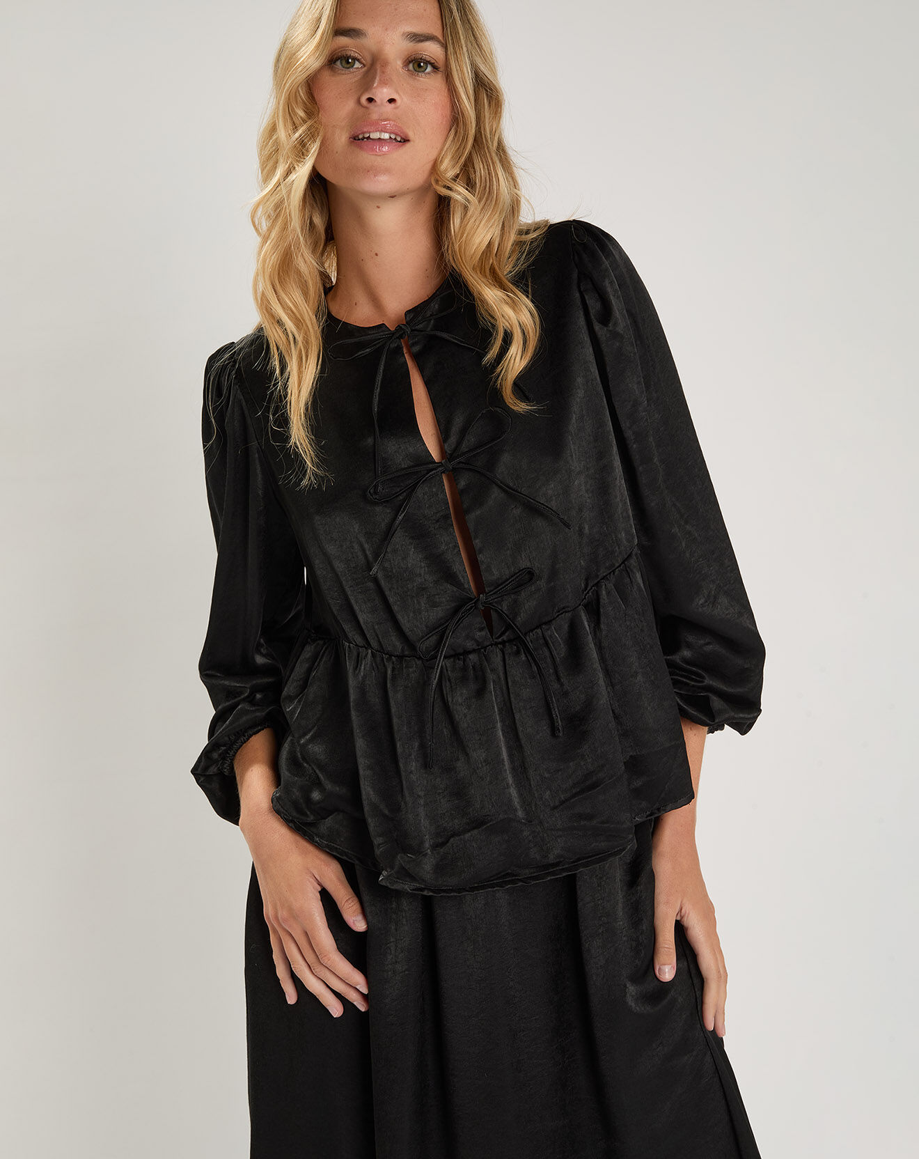 Blouse Kaelyna noire - Vente Privée An'ge - BAZARCHIC