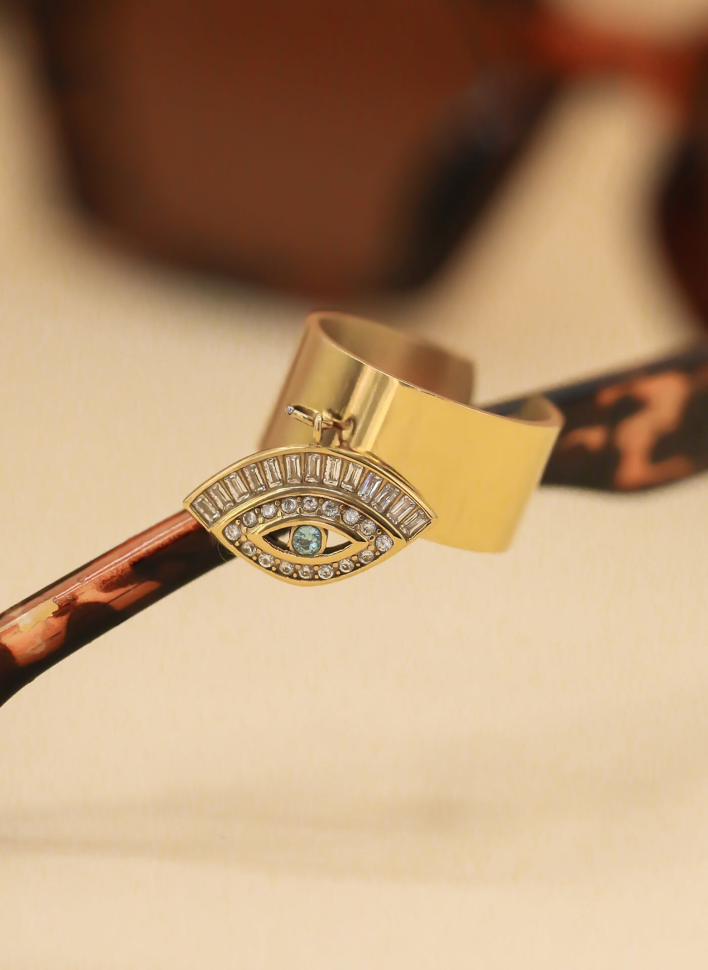 Bague large Minya dorée - Vente Privée AEC Paris - BAZARCHIC